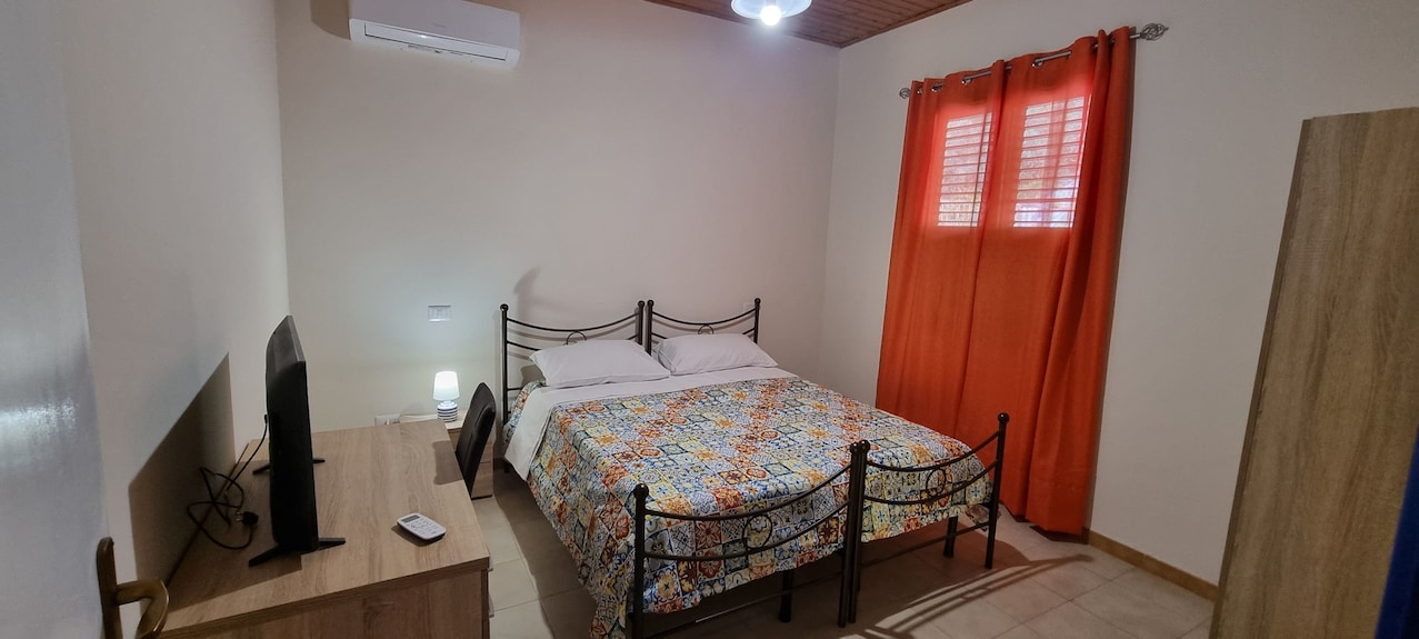 Room In Cottage Holiday Home In Palmi Pietrenere. - Palmi