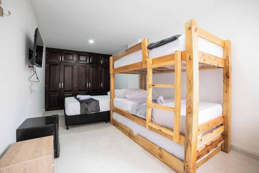 Alojamiento úNico En Medellín: Habitación Privada - Medellín, Colombia