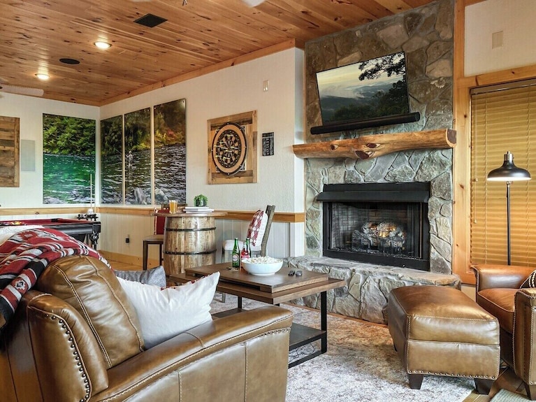 Blue Ridge Majestic Cabin: Aska Adventure | Games - Blue Ridge, GA