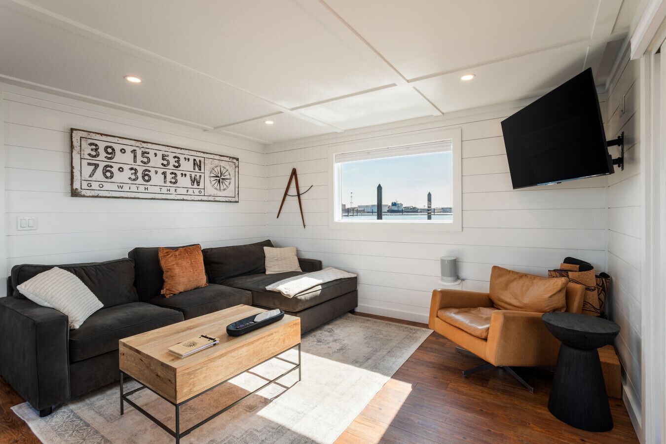 Luxe Houseboat With Epic 360 Views Of Baltimore Harbor - Baltimore, MD