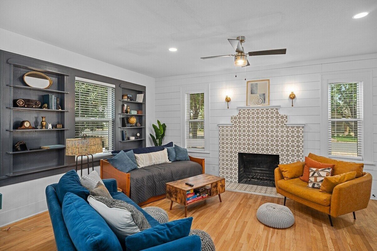 House On Cora - Sleeps 10, Hot Tub & Walk To Main! - Fredericksburg, TX