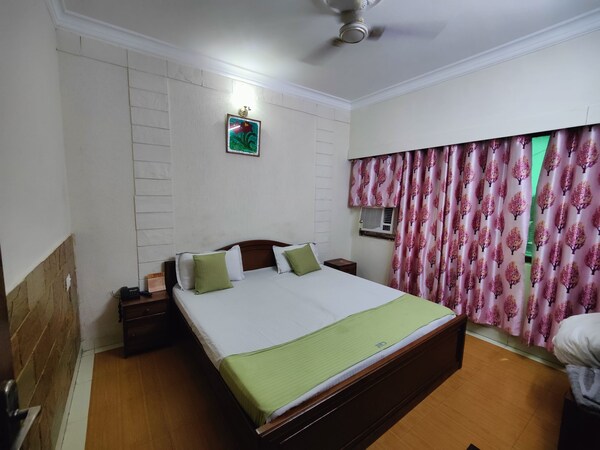 Harish Guest House -Railway Station Road - Panchkula
