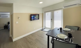 Apartamento Signature | Secretária, secretária adequada para computadores portáteis 