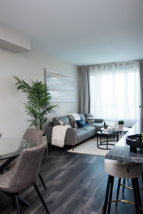 New Elegant & Stunning Townhome - 7 Min From Beach! - Ottawa