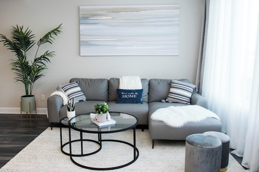 New Elegant & Stunning Townhome - 7 Min From Beach! - Ottawa