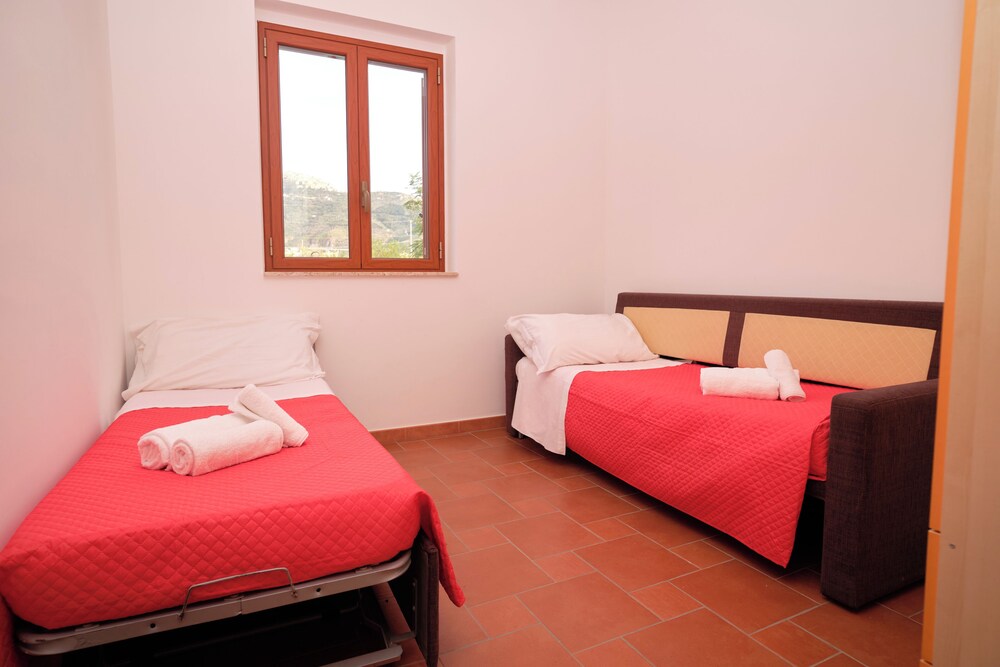 6-guest apartment, pool and beach, one step from Capo d'Orlando ...