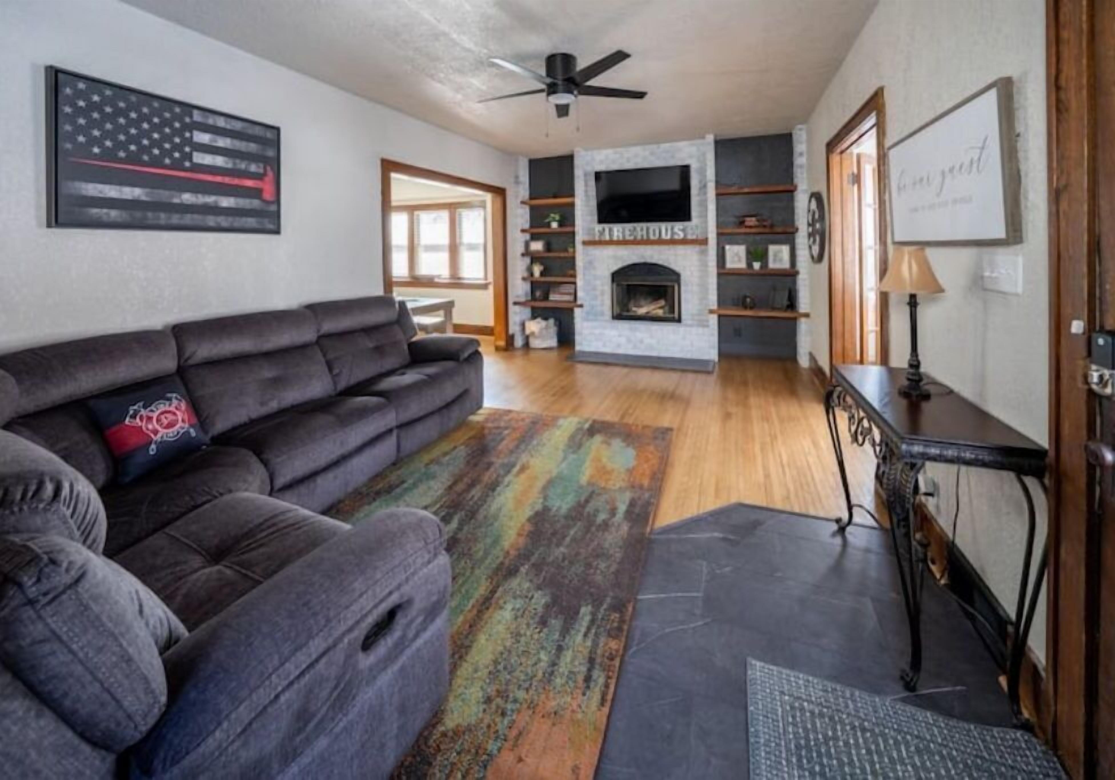 The Firehouse: 3 Bed, Central Location, Historic - Sioux Falls, SD