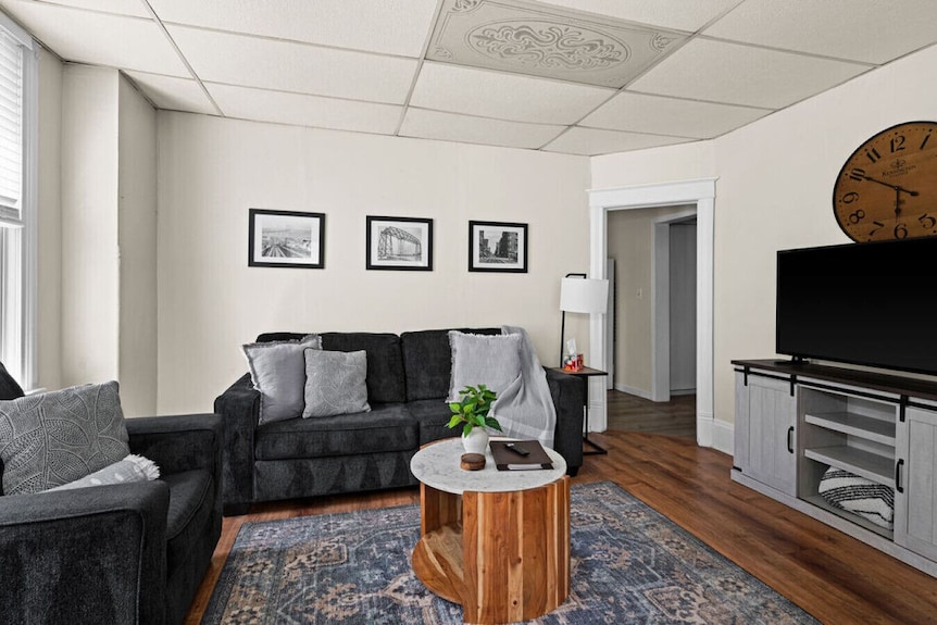 923 · Cumming Avenue Rentals #923 - Duluth, MN