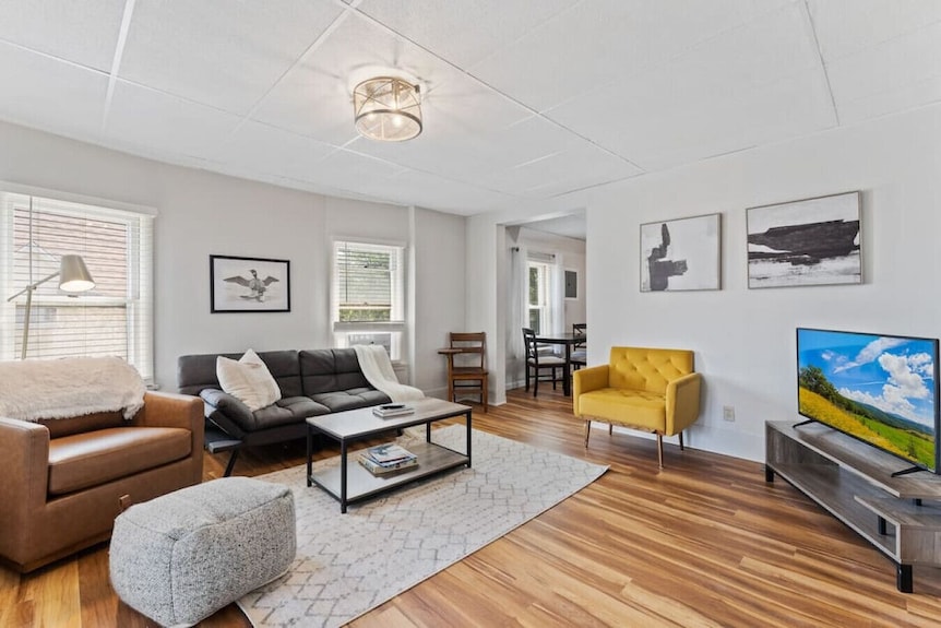 Barker's Urban Oasis - Duluth, MN