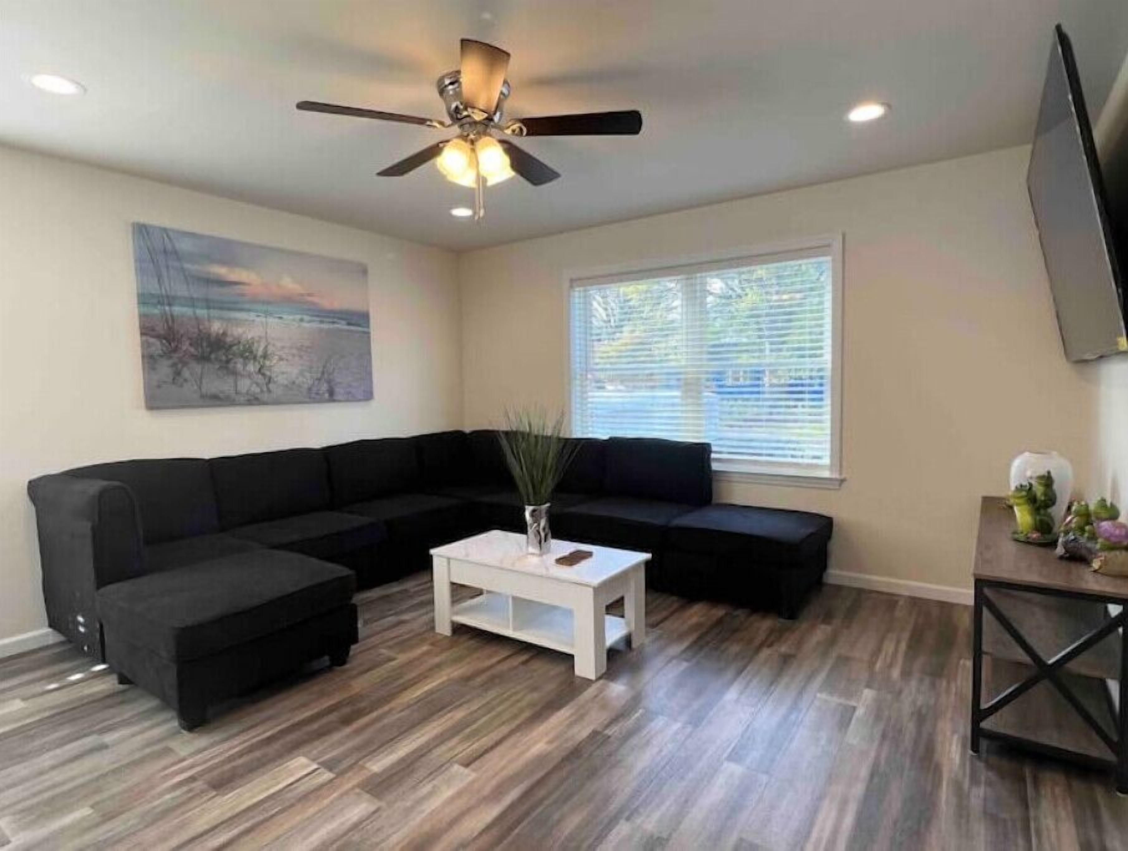 Beach House Capemay Linens Included 1 Block&a Short 5min Walk To Beach Sleeps 19 - New Jersey