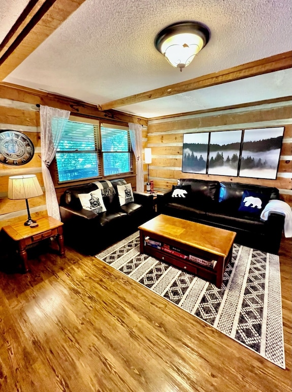 Log Cabin, Hot Tub And Huge Mountain Views! - North Carolina