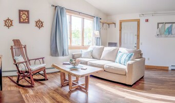 Apartamento Cidade, 1 cama king-size e sofá-cama, cozinha | Sala de estar | TV de ecrã plano, Netflix, Hulu, serviços de streaming 