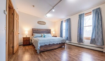 Apartamento Empresarial, 1 cama king-size, cozinha | 1 quarto, ferro/tábua de engomar, berços/camas para crianças grátis 