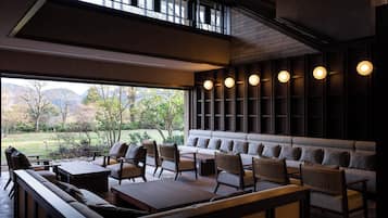 Lounge no saguão