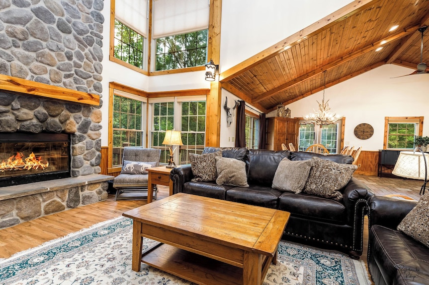 Beautiful 3bed 4.5bath Cabin W/ Bonus Room - Near Trails And Lake - Galena, IL