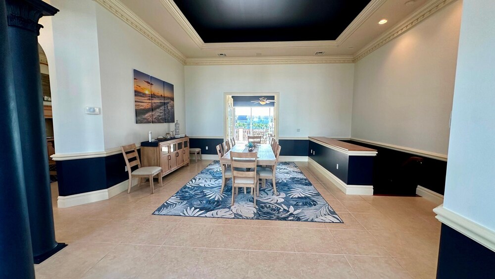 Latitude Adjustment In Fort Myers Beach - Fort Myers, FL