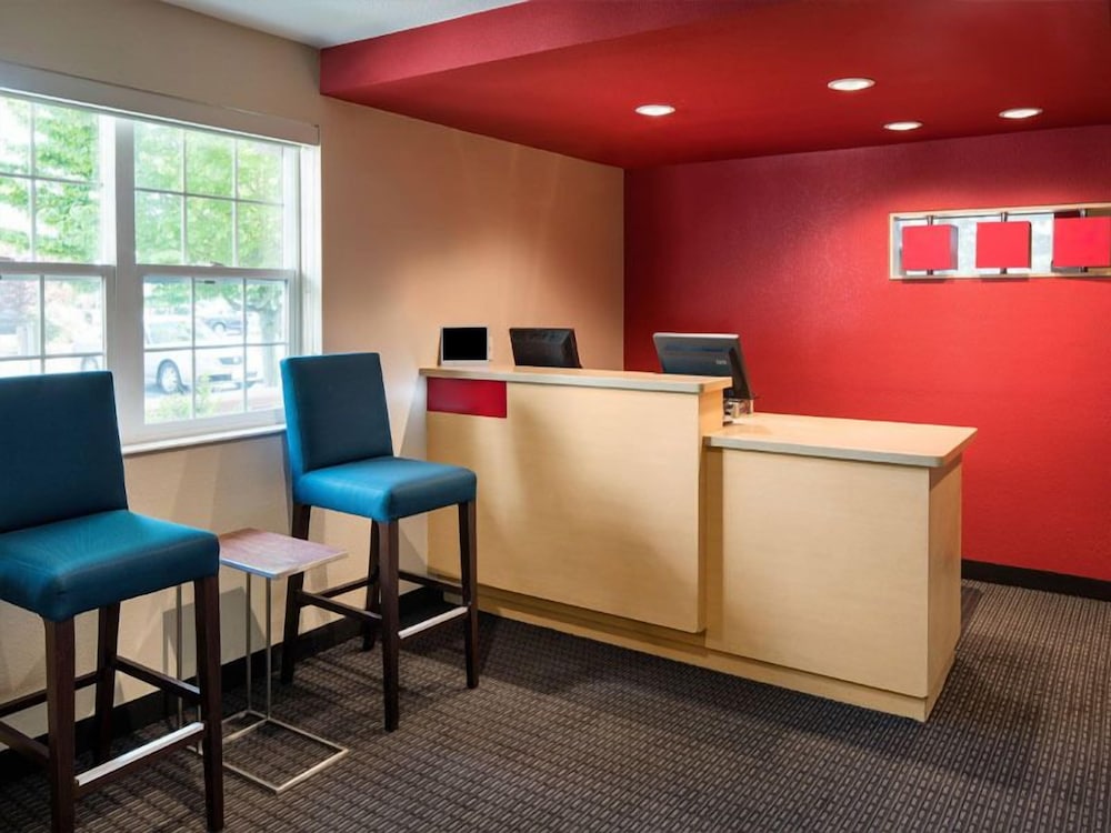 Prime Location! 2 Comfortable Units! Short Drive To Seattle Asian Art Museum - Renton, WA