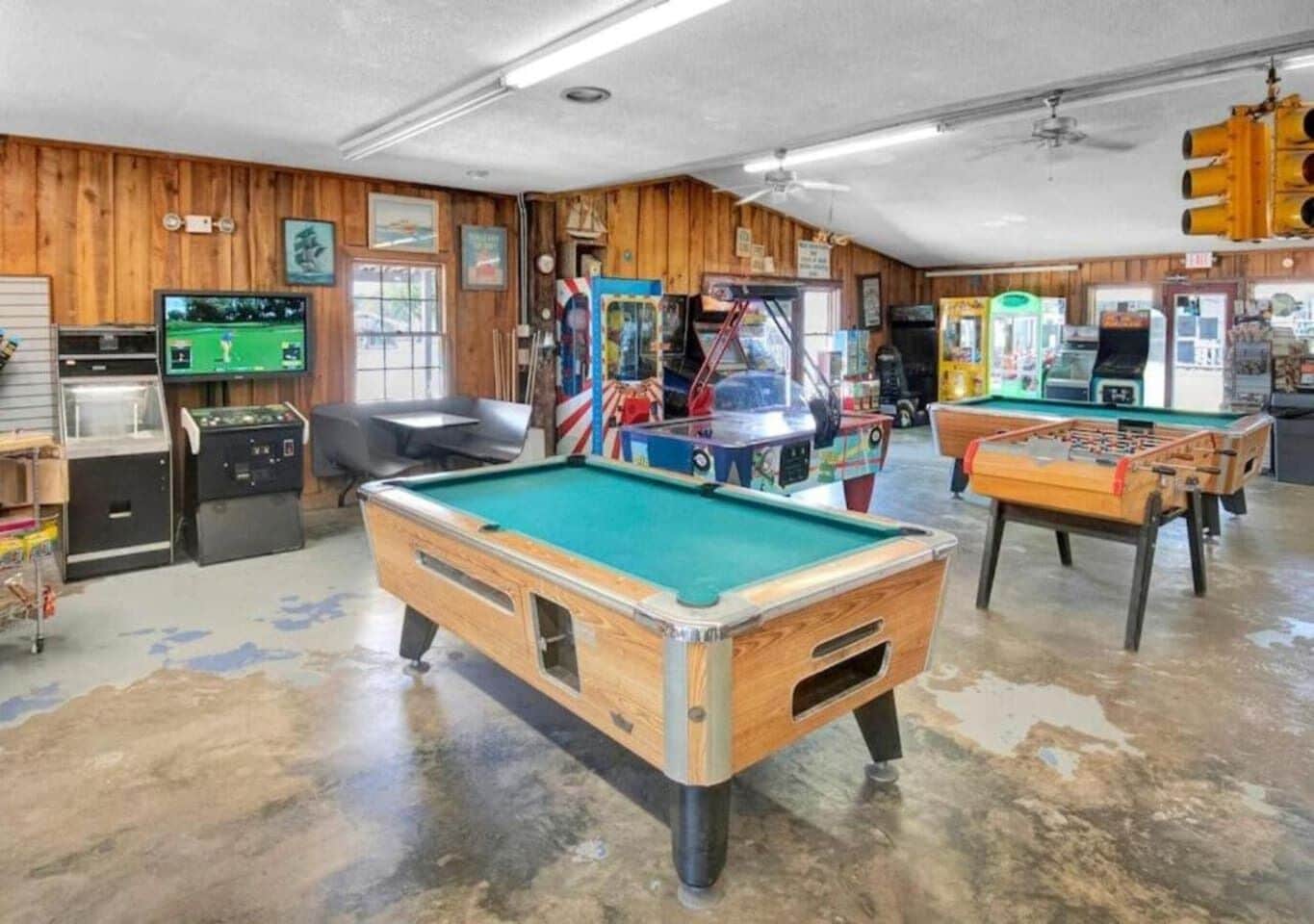 Family + Pet-friendly Cabin W/ Loft | Surf City