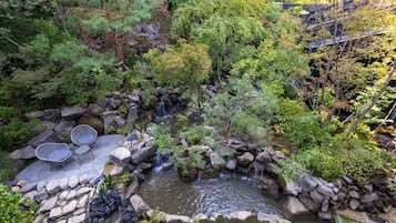 Quarto Twin Standard, 2 camas individuais, não fumadores, vista para a montanha | Roupa de alta qualidade, edredões de penas, minibar grátis