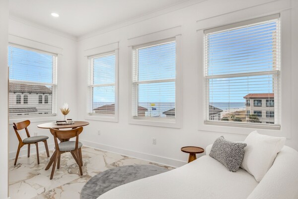 Resort-style Home! 18 Bedrooms! All Bathrooms En-suite! Private Pool! Steps To T - Miramar Beach, FL