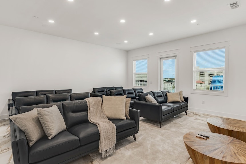 Resort-style Home! 18 Bedrooms! All Bathrooms En-suite! Private Pool! Steps To The Gulf! Elevator! - Miramar Beach, FL