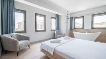 Quarto Duplo Superior, banheira | Roupa de alta qualidade, minibar, secretária, Wi-fi grátis