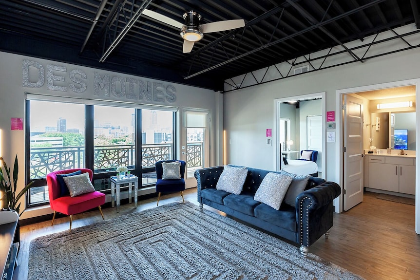 The Cartier Lux Dt Apt W/skyline View - Ankeny, IA