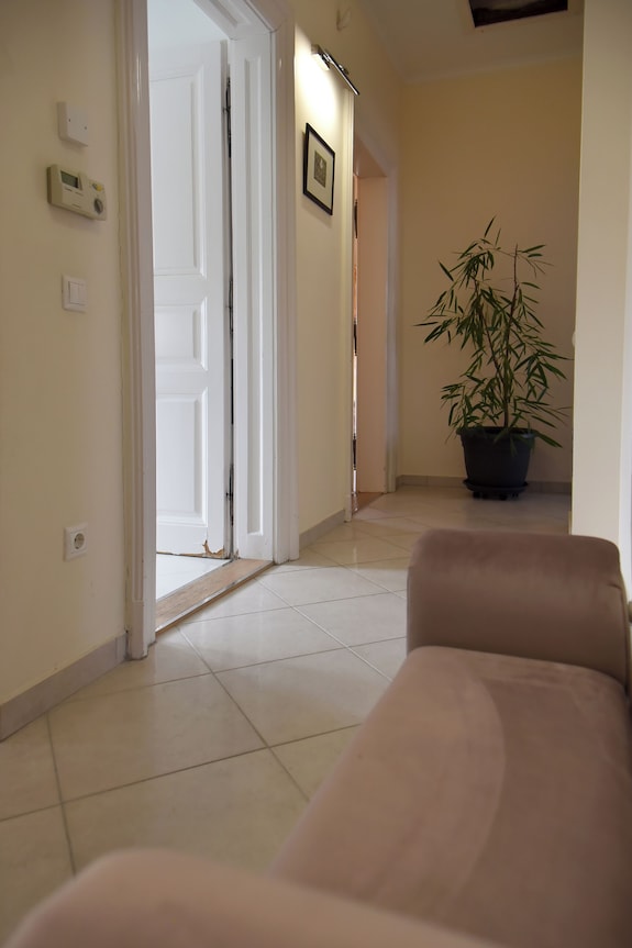 Calm Escape In Historical Athmosphere - Villa Giulietta Budapest, Free Parking - Budapest