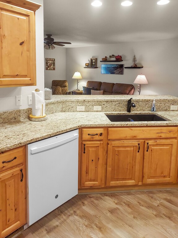 Hermosa Haven Pets Garage Desk - Montrose, CO