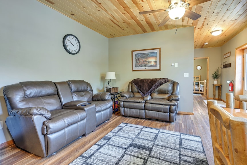 Cozy Lake Wissota Escape W/ Community Dock! - Wisconsin