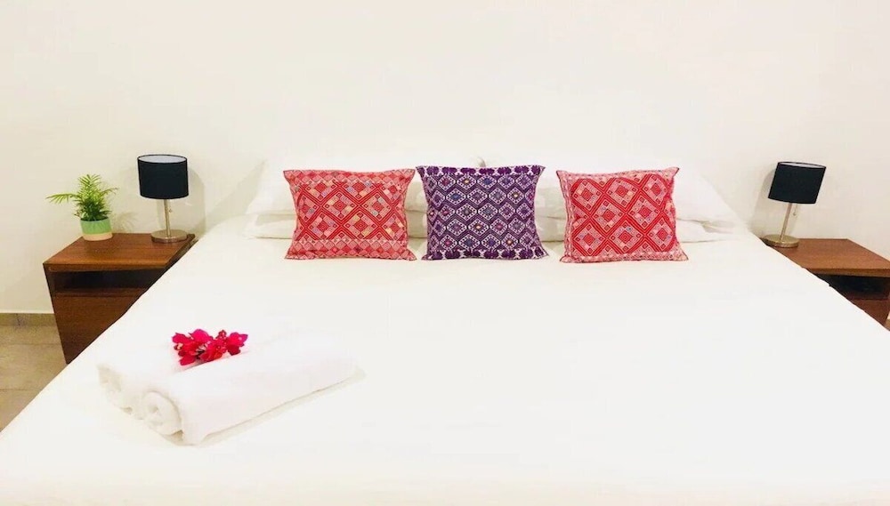 Aqua Guesthouse 8~ A+ Internet ~ Steps To The Beach - Puerto Morelos