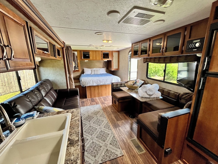 Hide Away Camper\n - 蒙大拿州