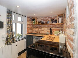 Casa de Campo | Cozinha privada | Um frigorífico, uma chaleira elétrica, uma torradeira