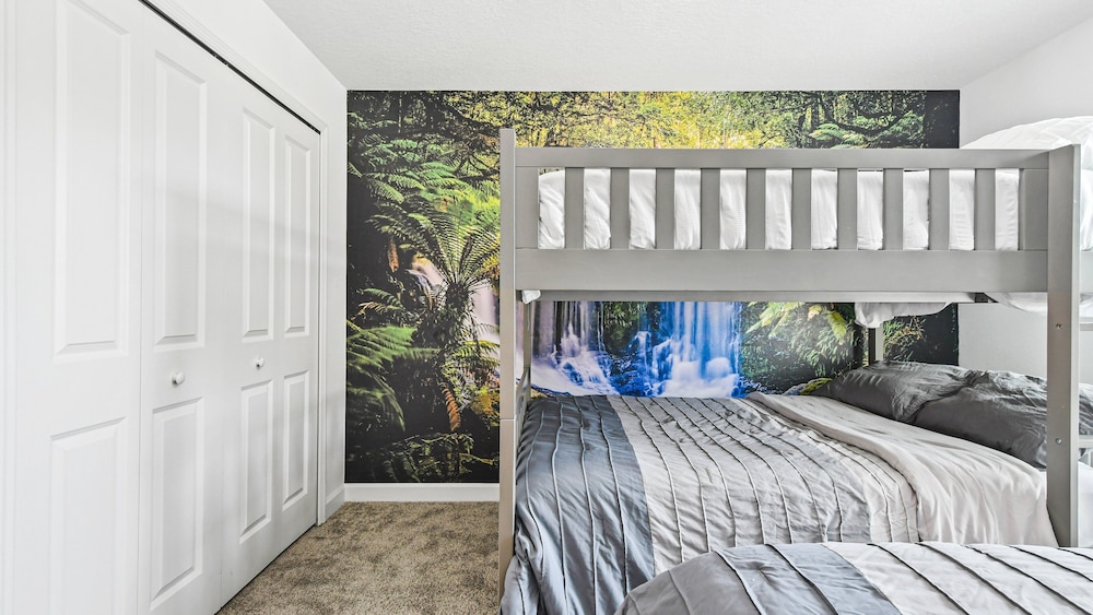 Resort Living With Tropical Waterfall Decor - Kissimmee