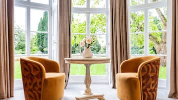 Deluxe Super King Suite Garden View | Roupa hipoalergénica, com decoração personalizada