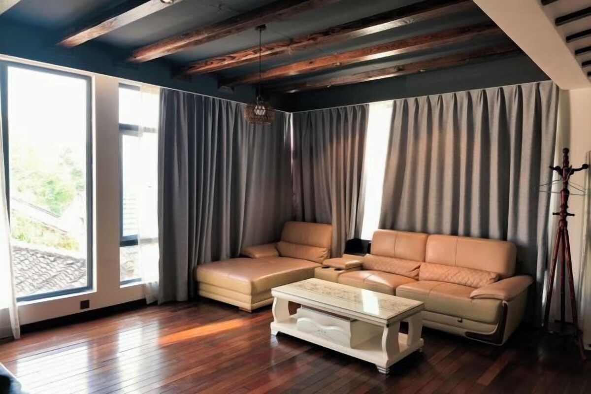 Edredões de penas, secretária, cortinas/cortinados opacos 