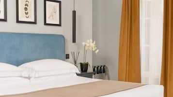 Quarto básico | 1 quarto, edredons de pluma, frigobar, cofres nos quartos