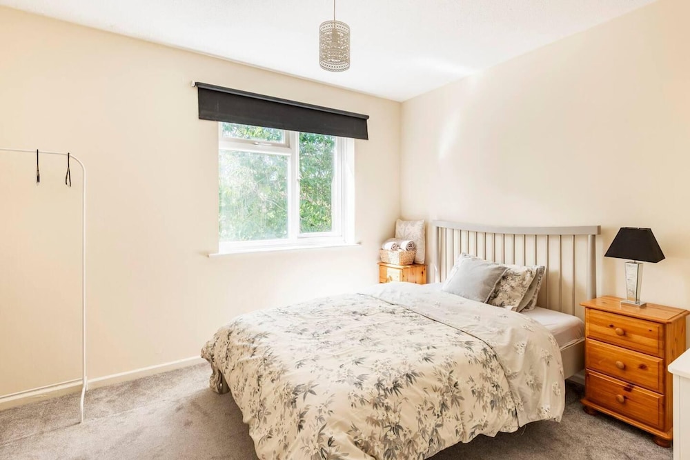 Immaculate 2 - Bedroom House In Milton Keynes - Hertfordshire