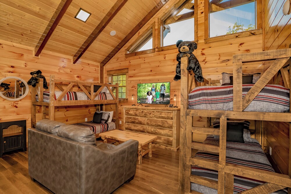 Adventure Lodge at L/Cove: VIEWS, S/Secluded, Signature, Games, Wifi ...