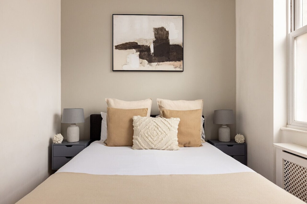 The Queenstown Villa - Chelsea