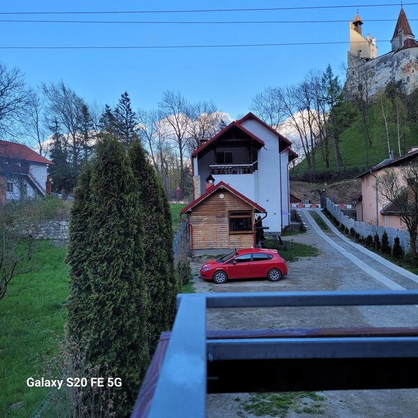 Cozy House, 5 Minutes Away From Bran Castle,\n The Price Is Per Room, Per Night. - Bran