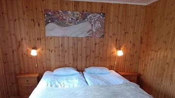 Quarto casal ou duplo bĂĄsico, 1 cama King e sofĂĄ-cama, para nĂŁo fumantes | Roupa de cama