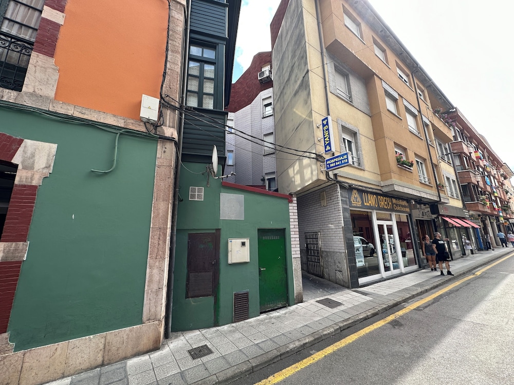 Yani's Hospedaje - Asturias