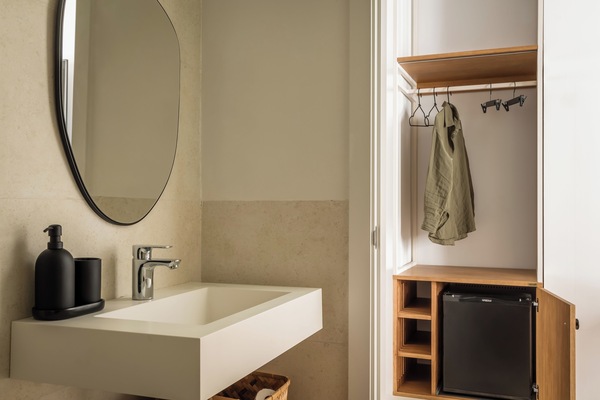 Quarto Duplo ou Twin Superior | Casa de banho | Um secador de cabelo