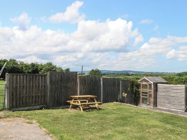 Bodlywydd Fawr - Annexe, Family Friendly, With A Garden In Ruthin - Llangollen