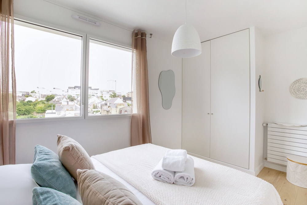 L'air - Elégant 2 Chambres Avec Loggia Dans Résidence De Haut Standing - Vezin-le-Coquet
