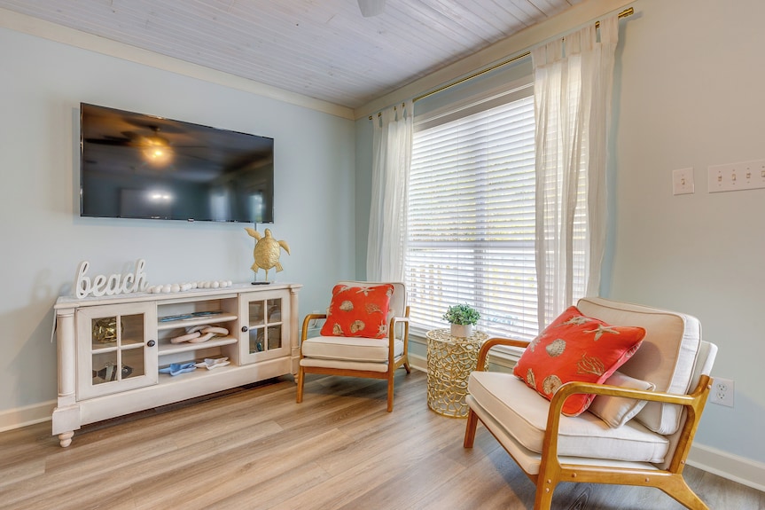 Creekfront Dauphin Island Cottage: Walk To Gulf! - Dauphin Island, AL
