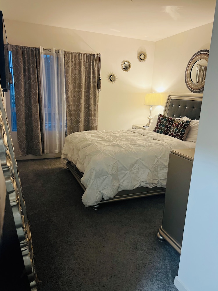 Beautiful And Cozy 2bdrms Lax Apartment!! - Inglewood, CA