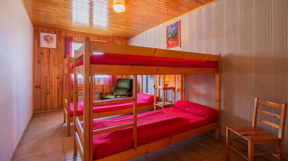 Maison De Pays Située En Pied Des Pistes De Ski D'albiez-montrond (35km De Pistes) Et Au Cœur Du Vil - Montricher-Albanne