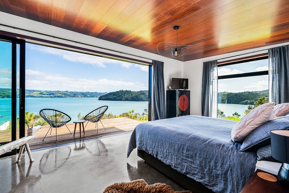 Luxury Villa with Pool at Whangarei Heads. Contemporary with BIG views ...